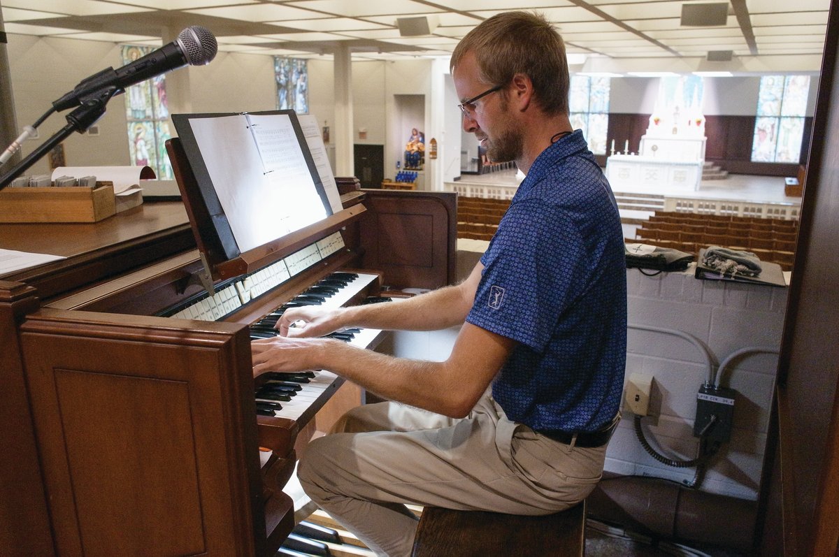 Refurbished pipe organ finds home at Newman Center - The Catholic Times