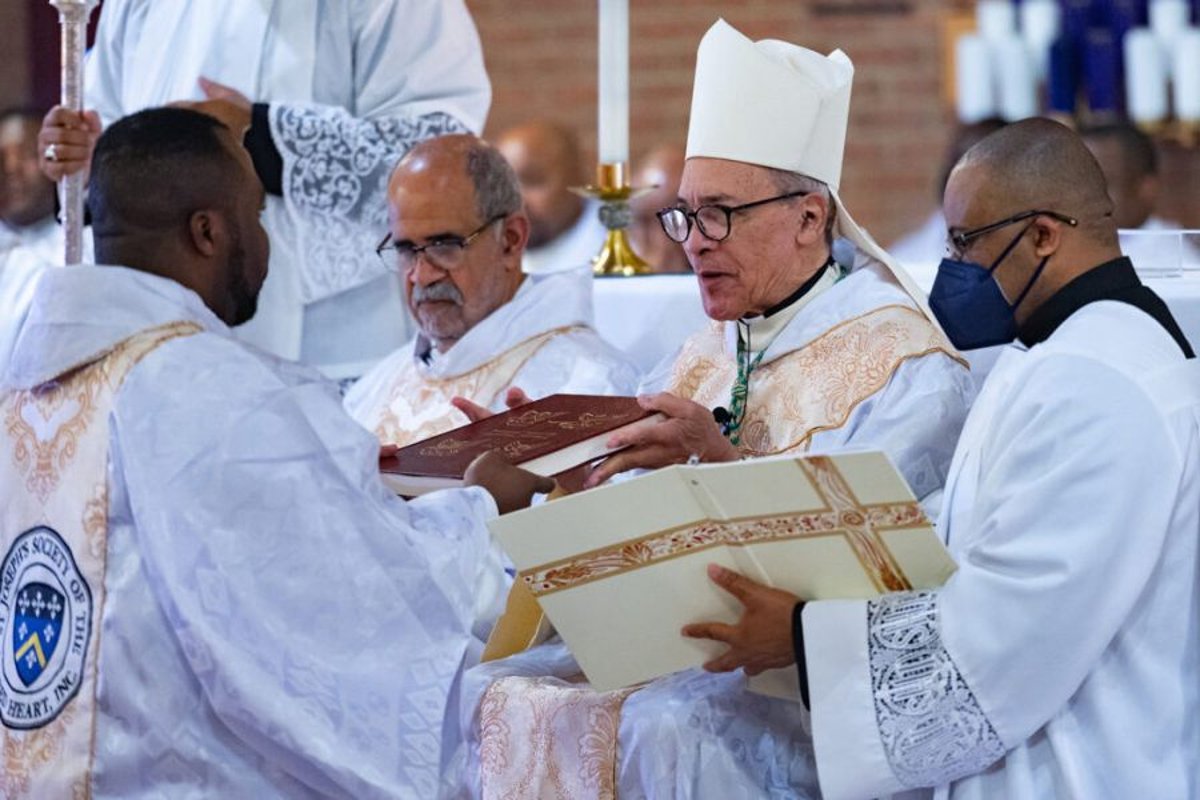 Josephites share devotion to Sacred Heart in largely African American ...