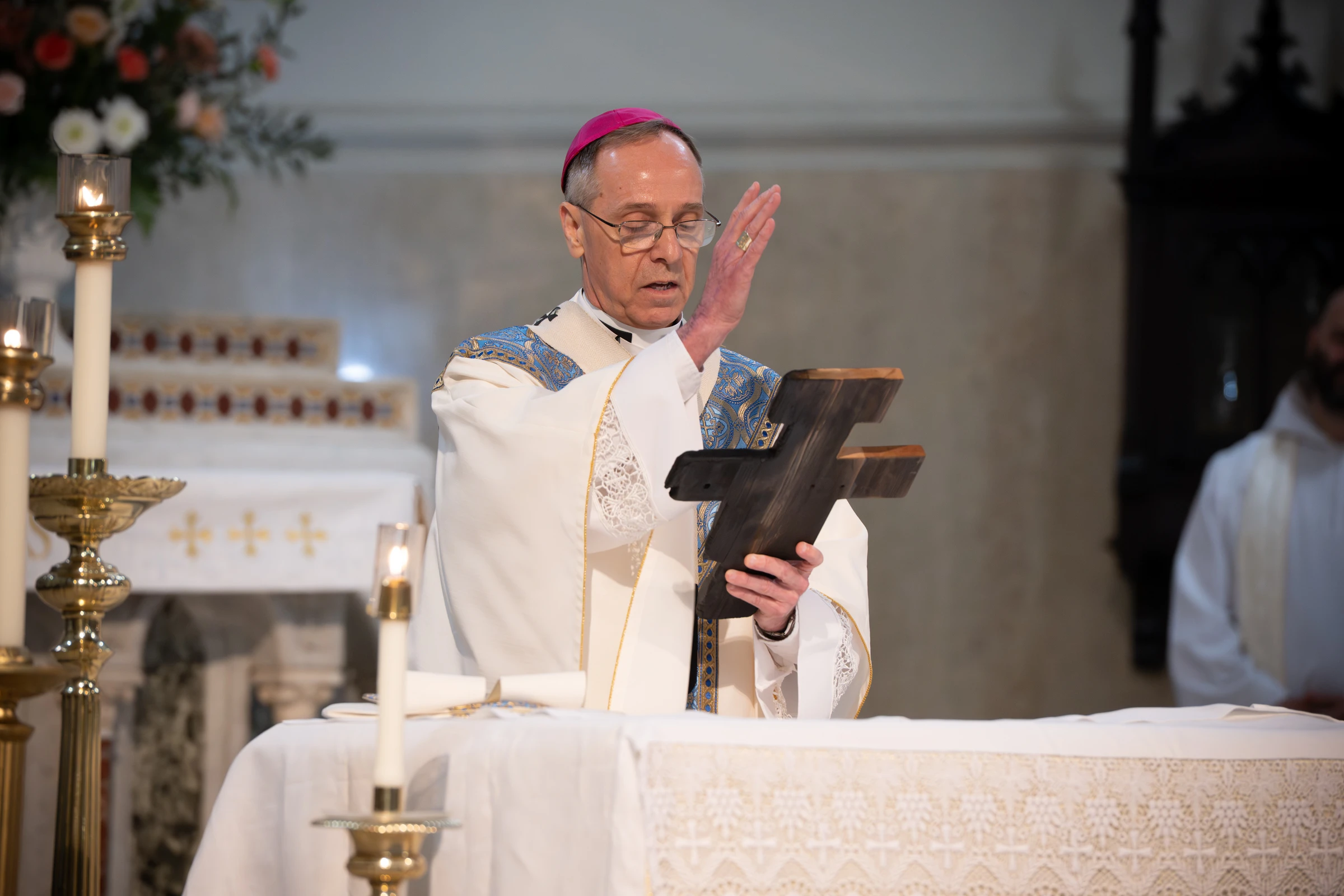 PHOTOS: 2025 Eucharistic Pilgrimage kicks off with packed Mass in ...